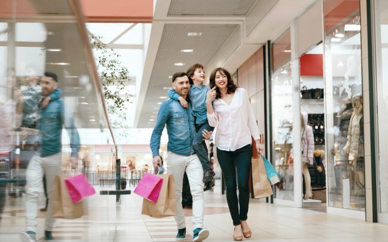 How to Design an Enticing Storefront Display for Your Startup – Aurosign