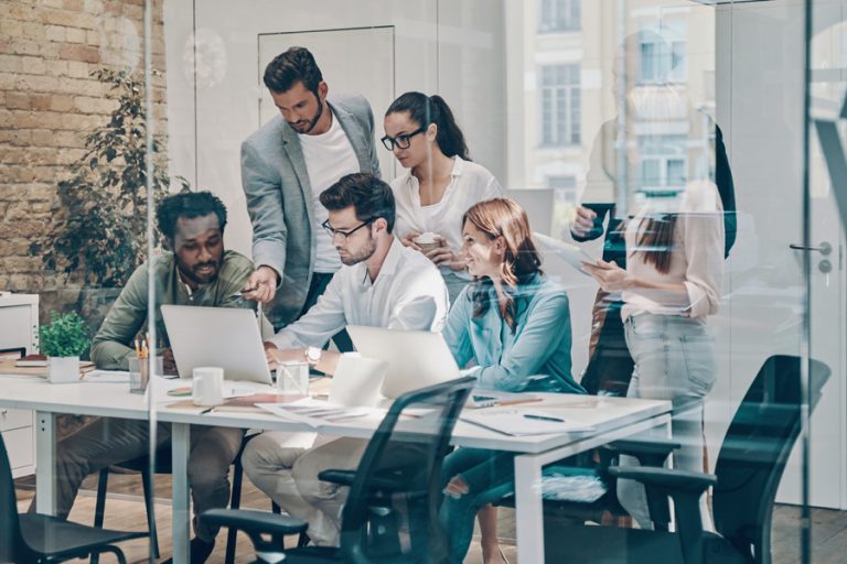 7 Tech Accessories You Should Give to Your Employees | Aurosign