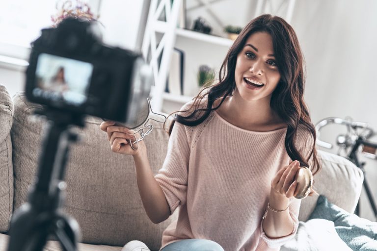 Best Practices for Content Creators and Influencers | Aurosign